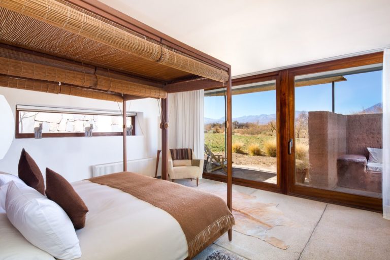 Este Hotel Sustentable en medio del desierto de Atacama genera el 90% ...