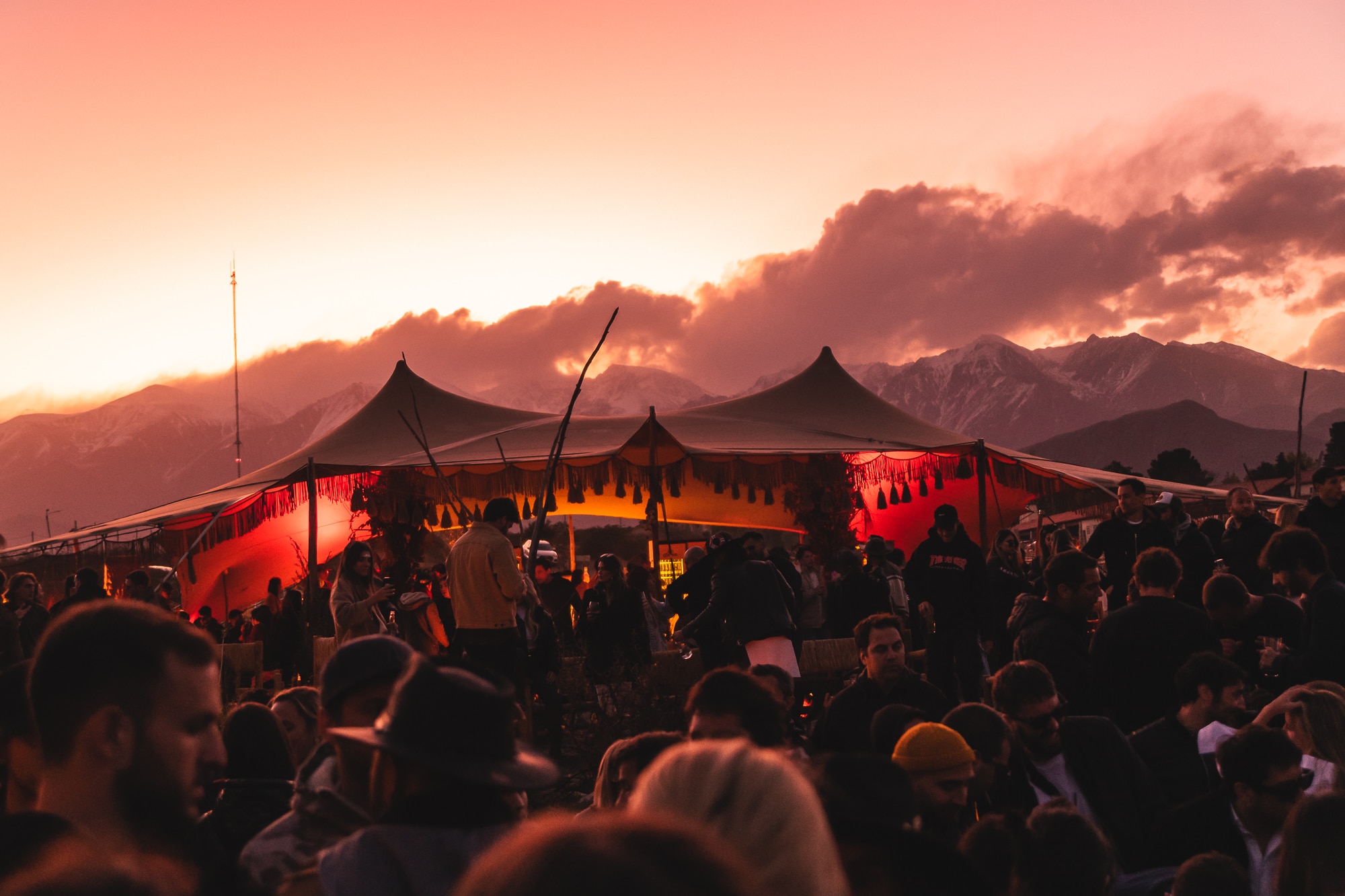 Las Palapas, el festival más cool de Mendoza: sets, atardeceres y ...