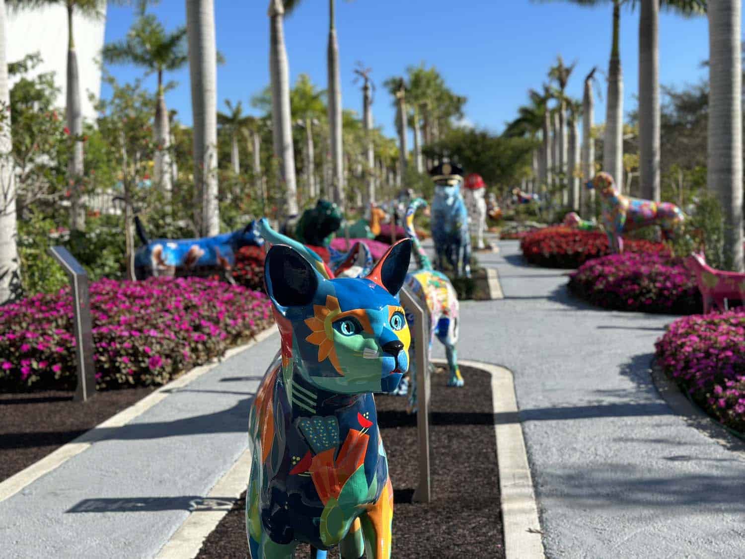 Dogs and Cats Walkway and Sculpture Gardens, el nuevo parque temático ...