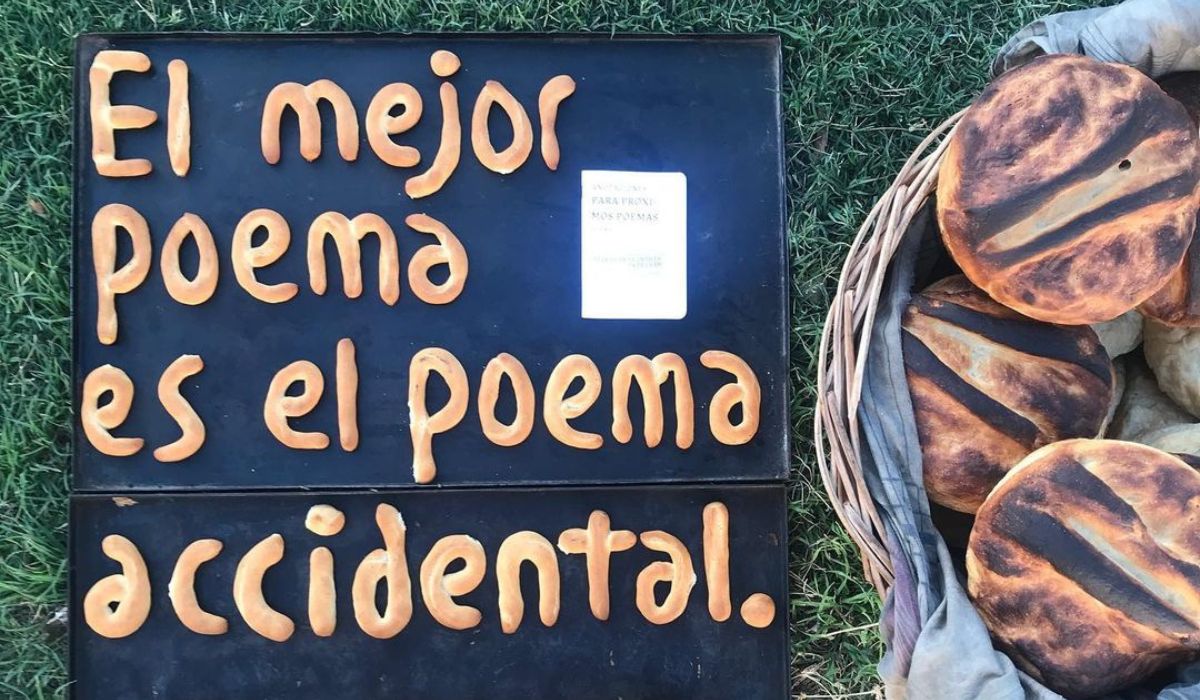 "Pan Poecía": El panadero argentino que hornea poesía