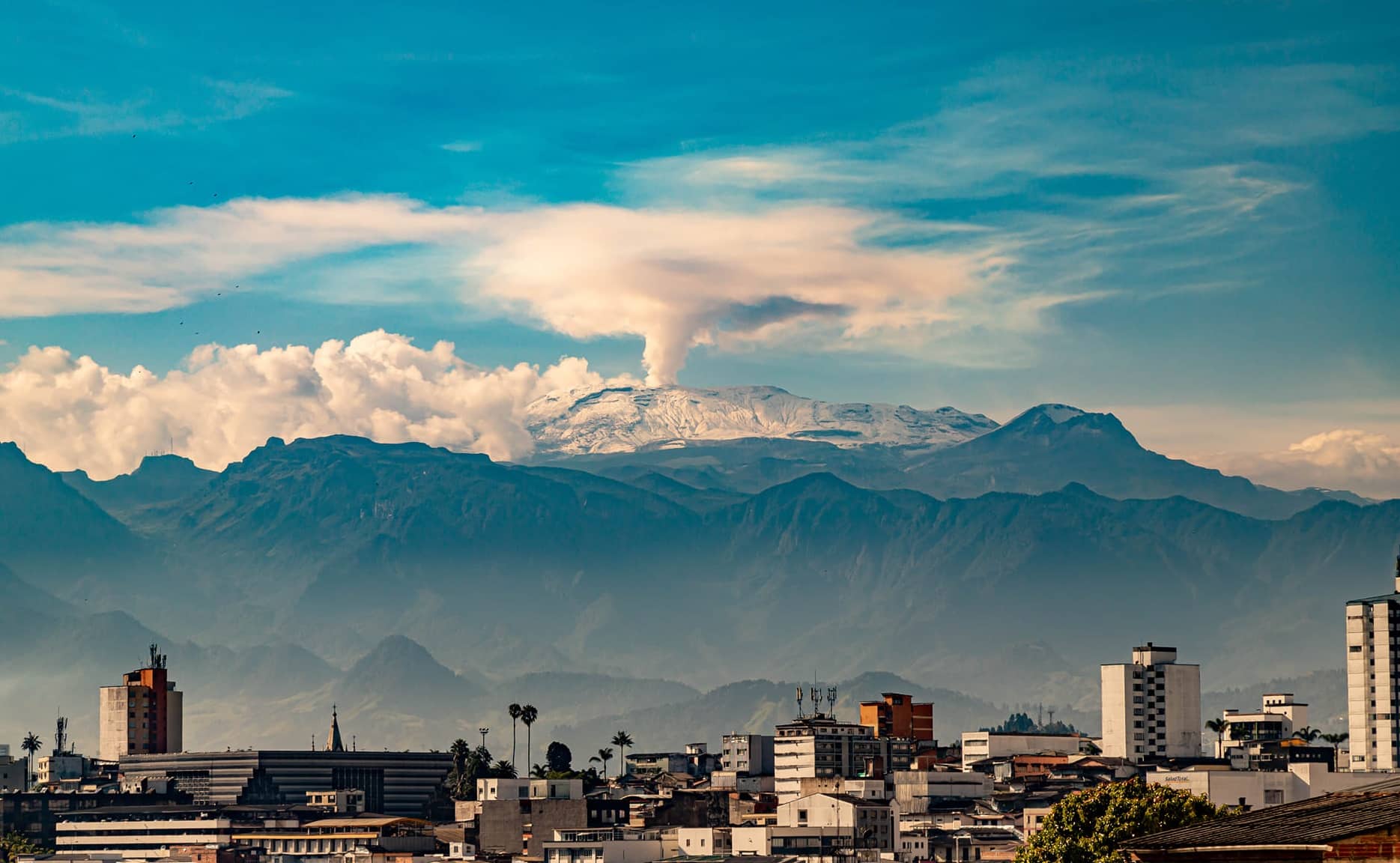 ᐉ La ciudad de las puertas abiertas: 5 razones para visitar Manizales ...
