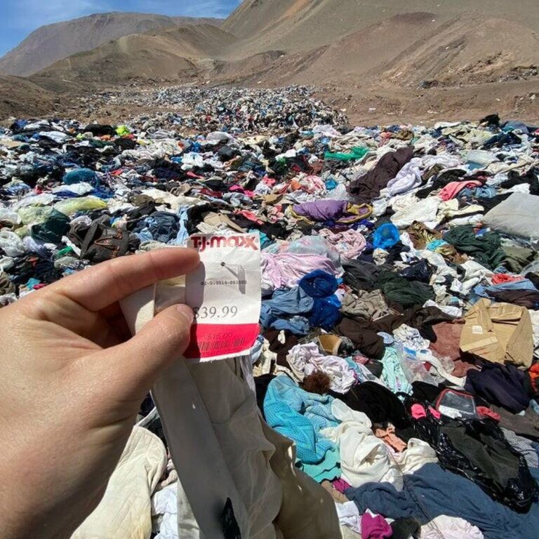 El desierto de Atacama, convertido en el mayor basurero textil del ...
